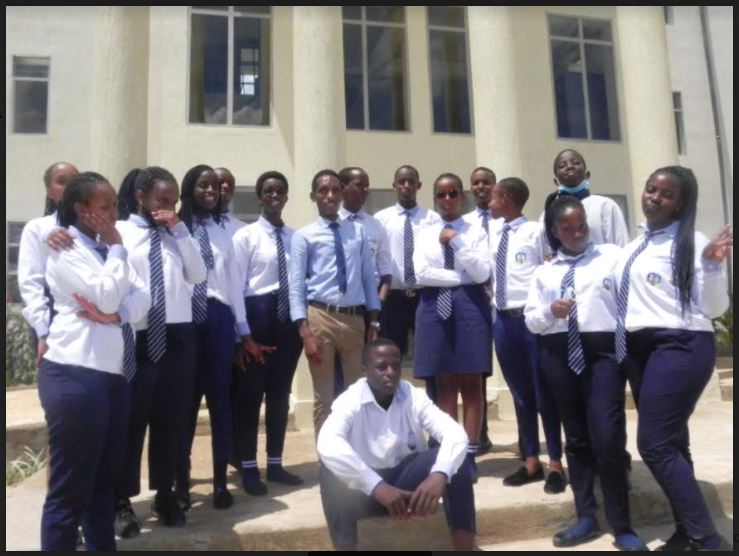 Gukorera ku mihigo ni byo bifasha ikigo cy’amashuri cya Blue Lakes ...