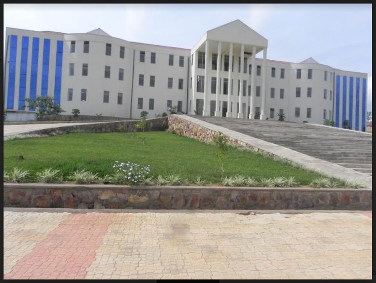 Gukorera ku mihigo ni byo bifasha ikigo cy’amashuri cya Blue Lakes ...