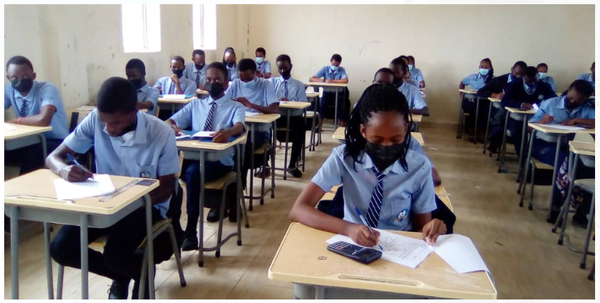 Gukorera ku mihigo ni byo bifasha ikigo cy’amashuri cya Blue Lakes ...