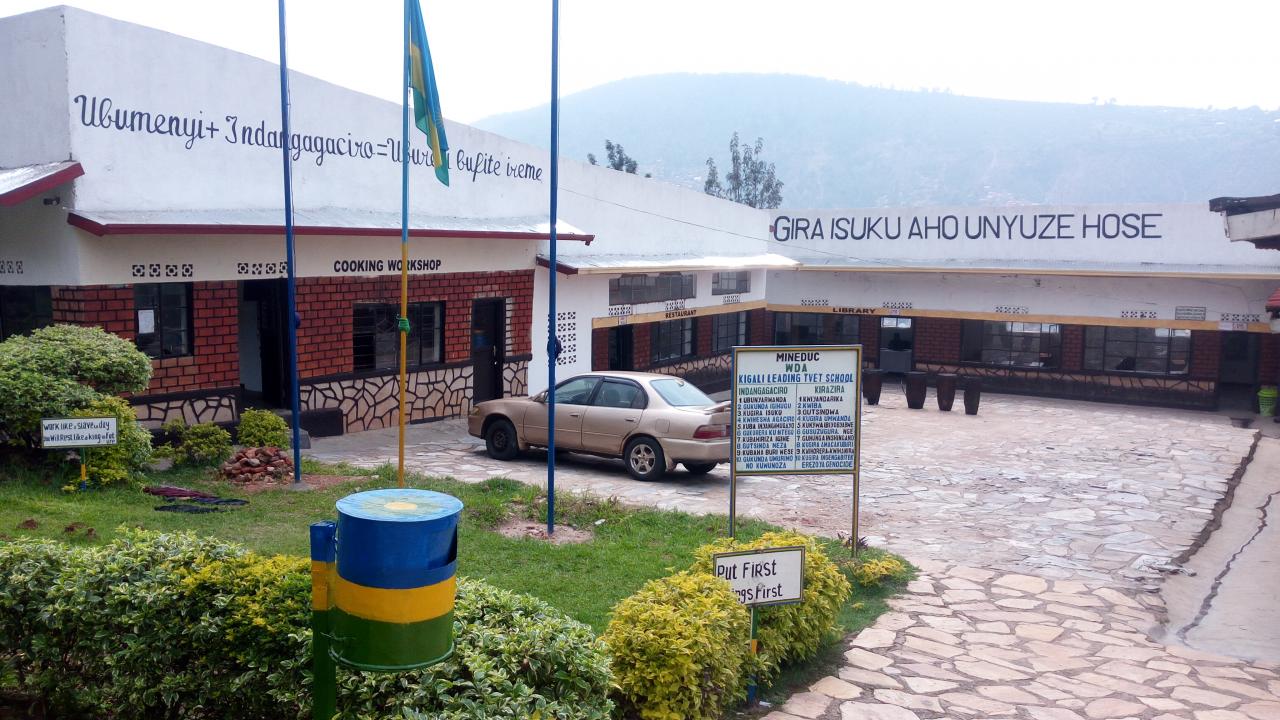 Kigali Leading TVT School amahirwe menshi ku banyeshuri bahiga yo kujya ...
