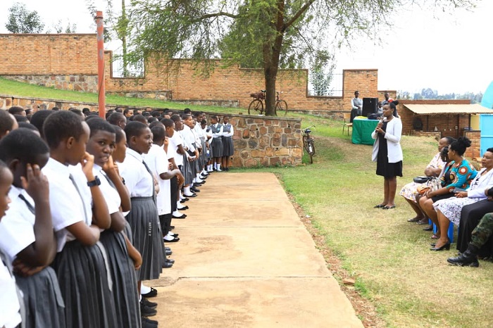 MINEDUC irasaba buri wese kwita ku kibazo cy’abana bata ishuri – igisabo.rw