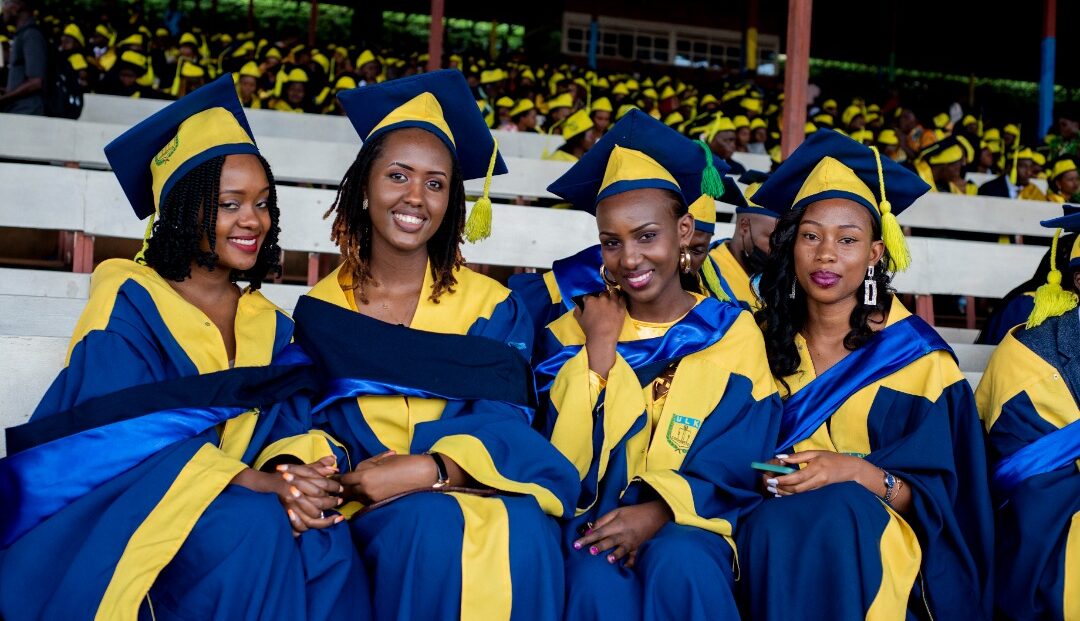 Abagera kuri 961 barangije muri ULK basabwe gusubiza ibibazo igihugu ...