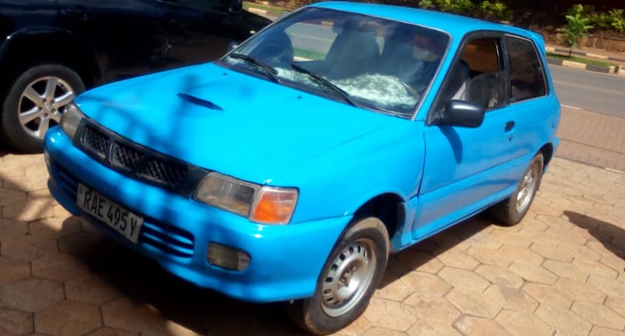 Amahirwe kuri mwese mufite amashuri ya AUTO-ECOLE iyi modoka ni iyanyu ...