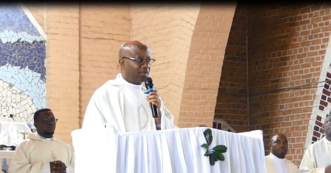 Paruwasi y’Umuryango Mutagatifu mu byishimo byo kuba imaze imyaka 111 ...